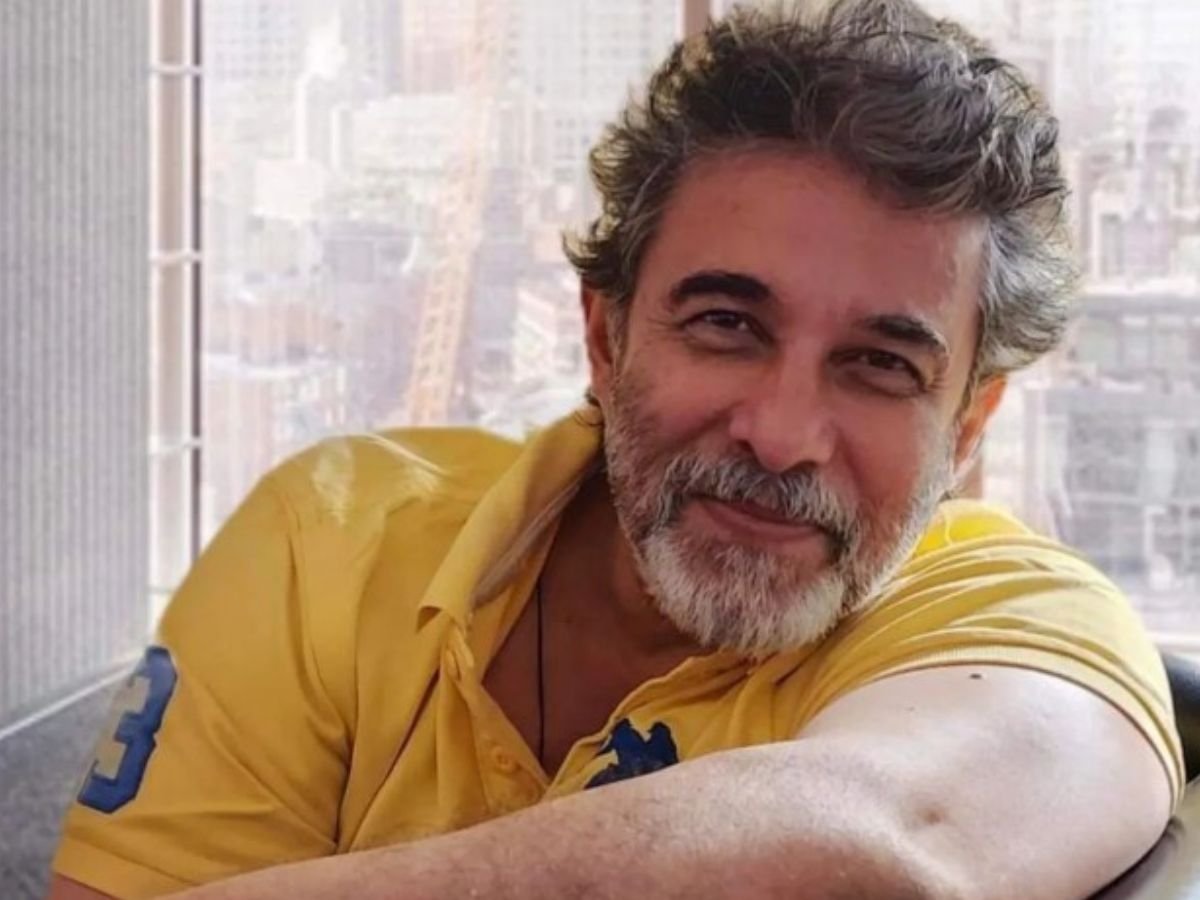 Bollywood Actor Deepak Tijori Flaunts His Good Looks Shares Video