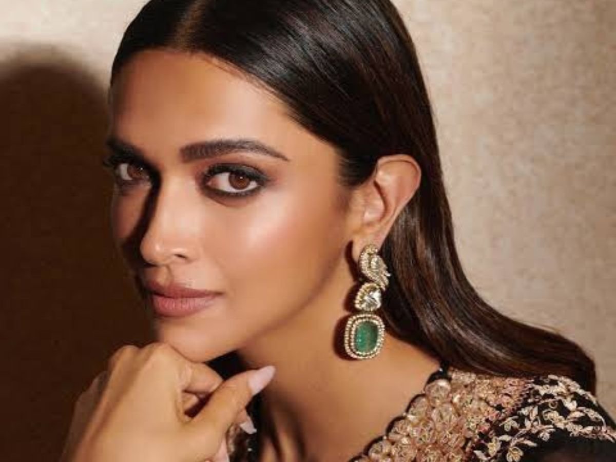Deepika Padukone tells why she enjoys being famous - Jay-Ho!