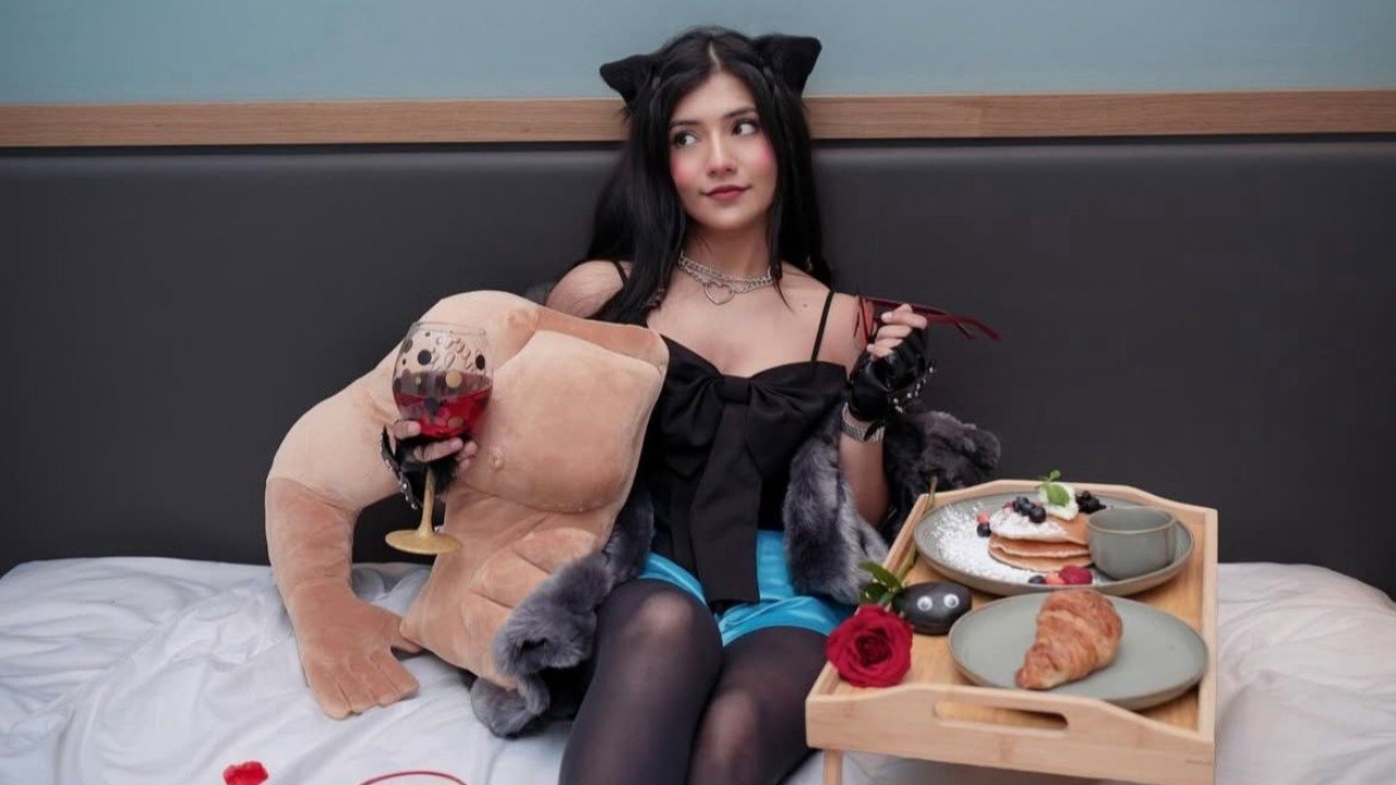 From Copywriting to Comedy: Saaniya Abbas, Dubai’s Queen of Laughter - Jay-Ho!